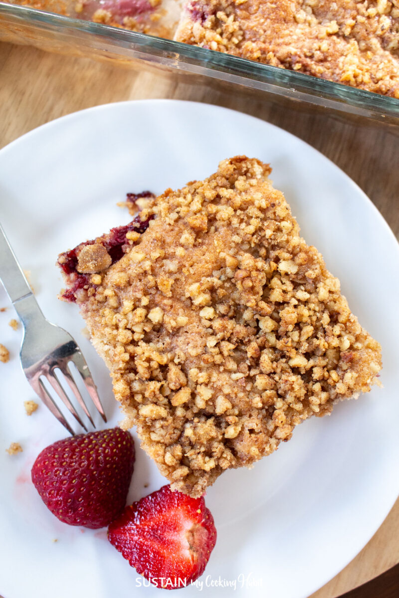 Strawberry Cake with Crunchy Walnut Topping - Sustain My Cooking Habit